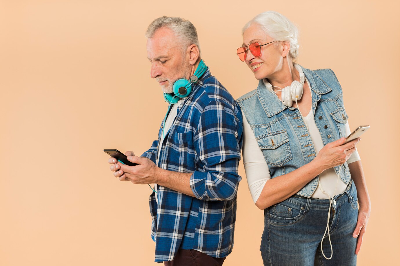 10 Smart Gadgets for Old People for Safety & Independence